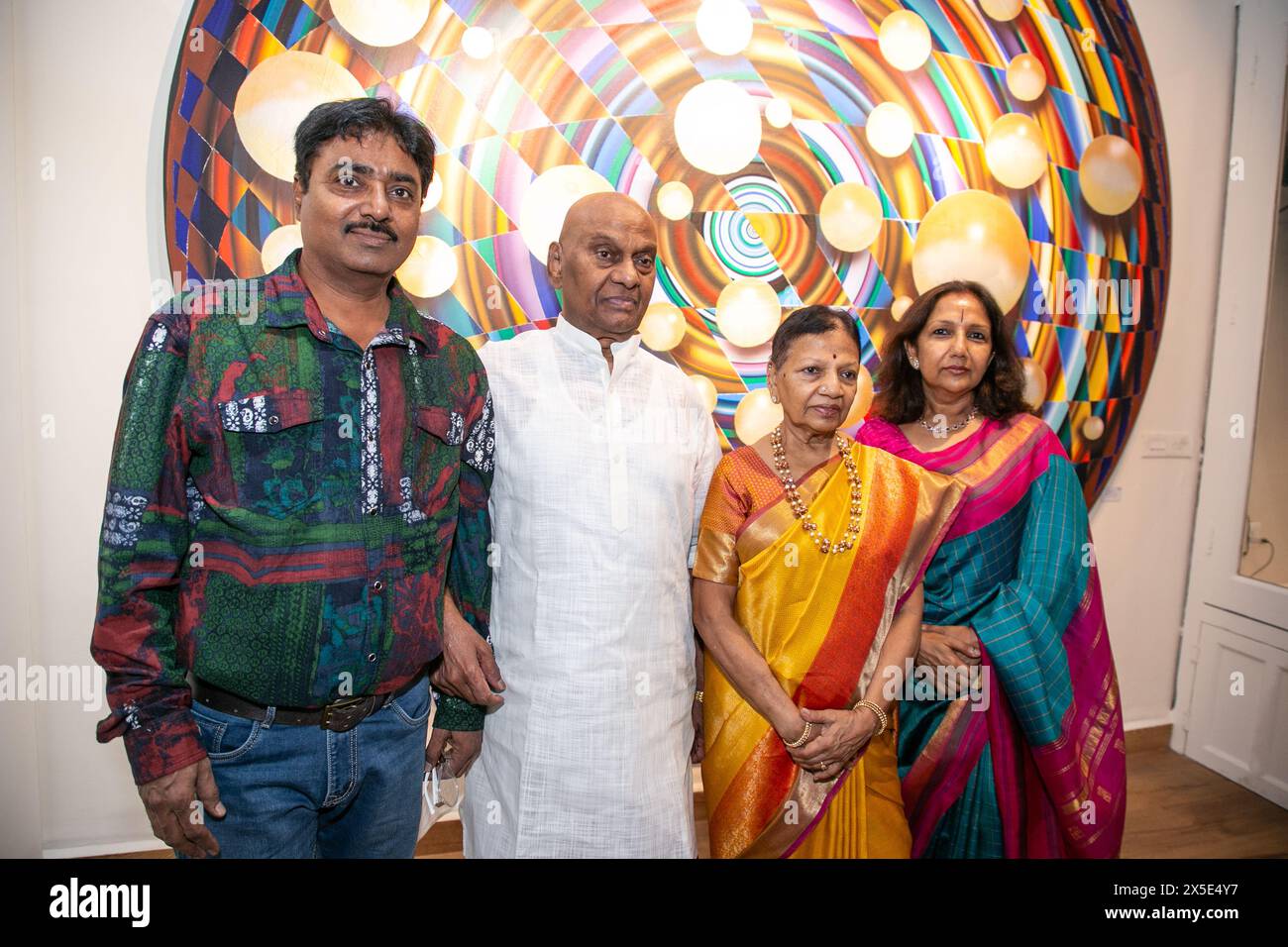 NEW DELHI, INDIA - MAY 4: (L-R) Ghanshyam Gupta, Kuchipudi dancing ...
