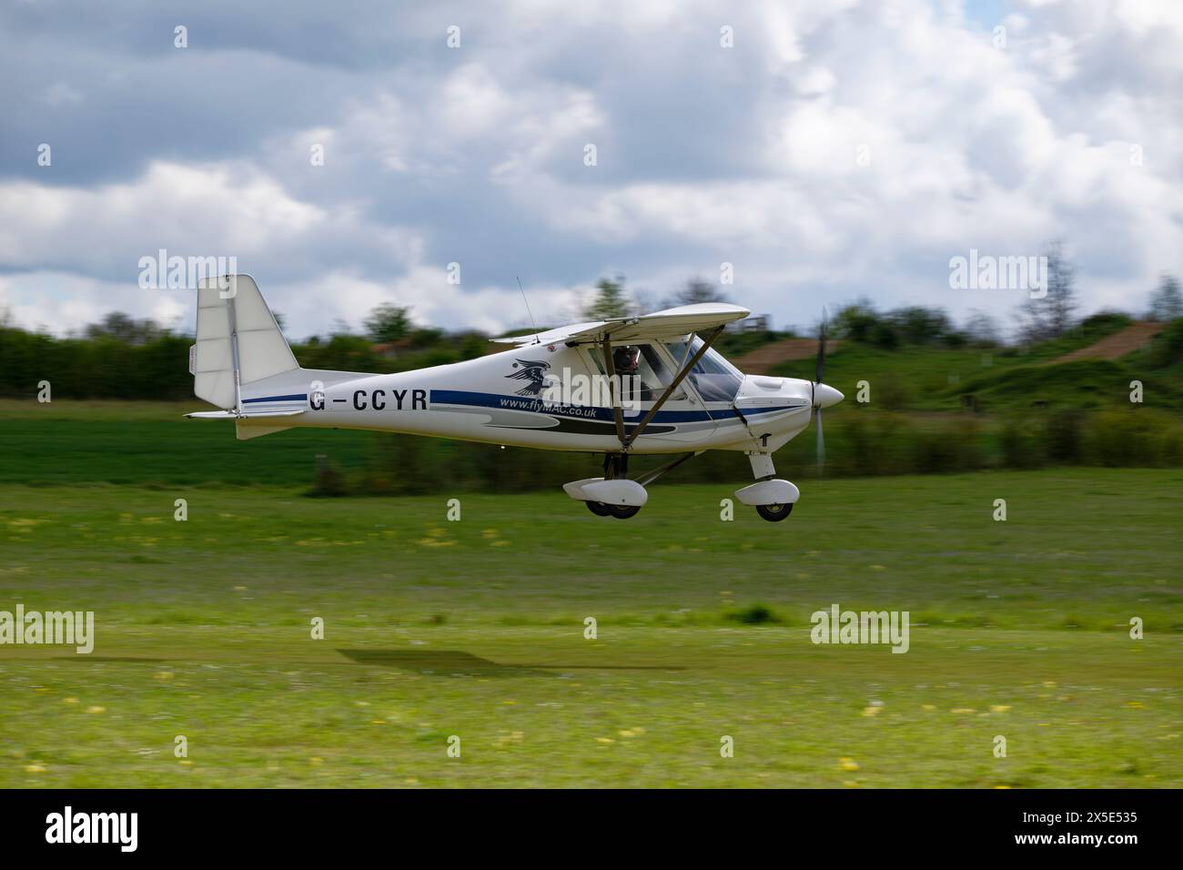 Airbourne Aviation's Ikarus C42 G-CCYR microlight aeroplan landing at ...
