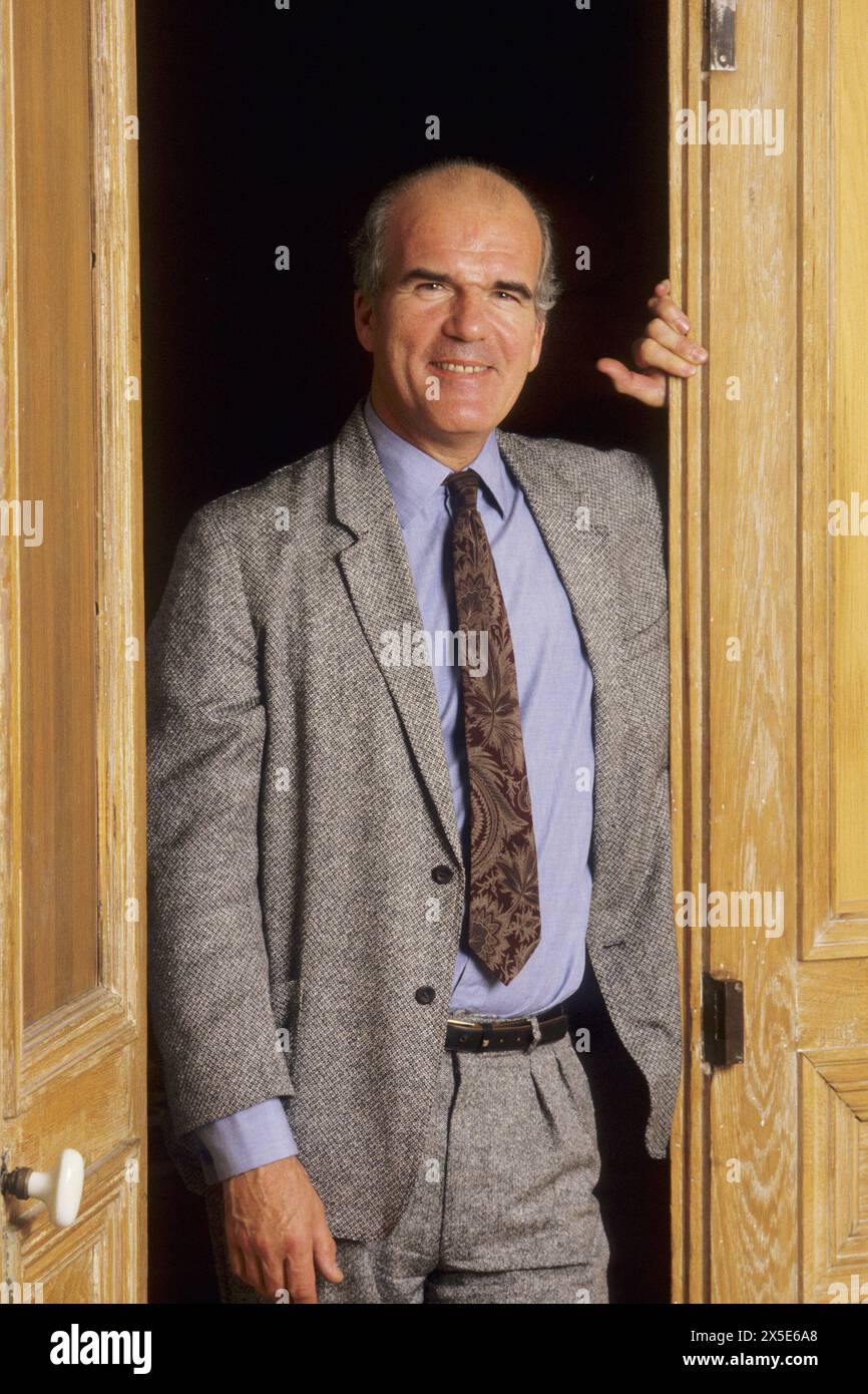 Harry mathews hi-res stock photography and images - Alamy