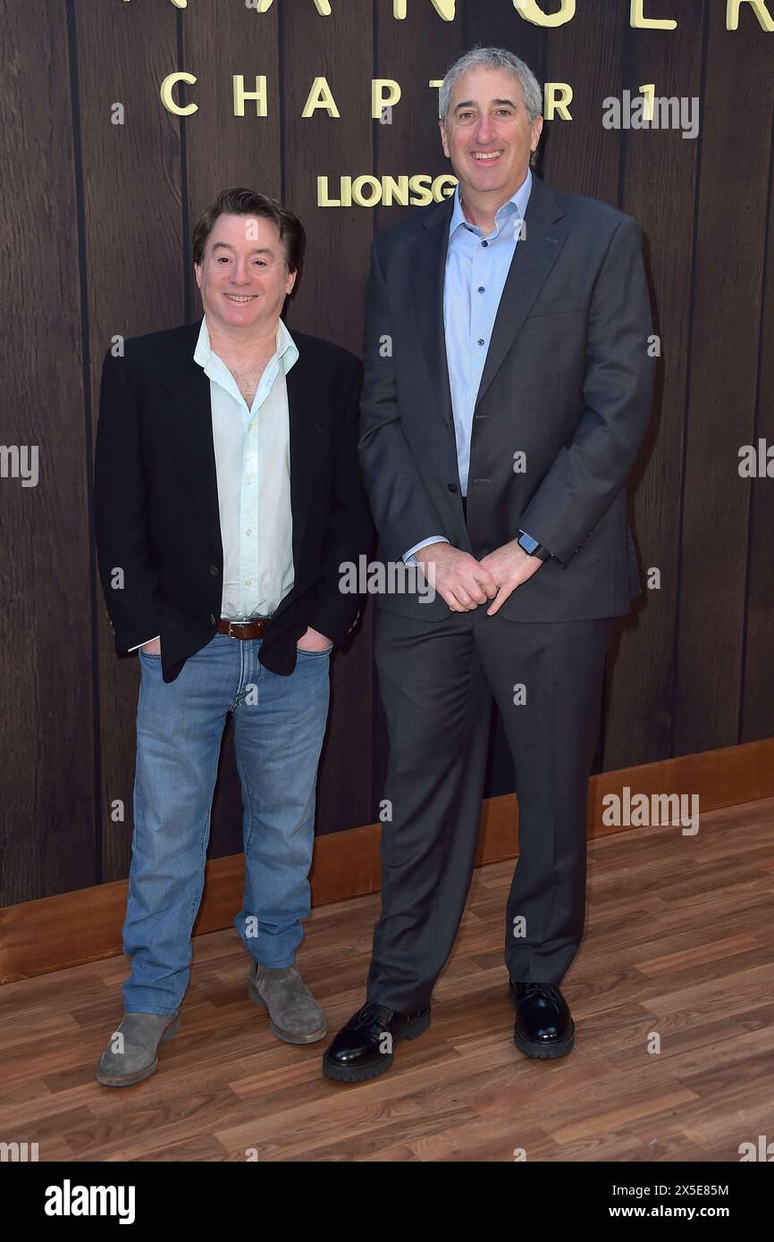 Alan Freedland und Alan Cohen bei der Weltpremiere des Kinofilms The Strangers: Chapter 1 im ...