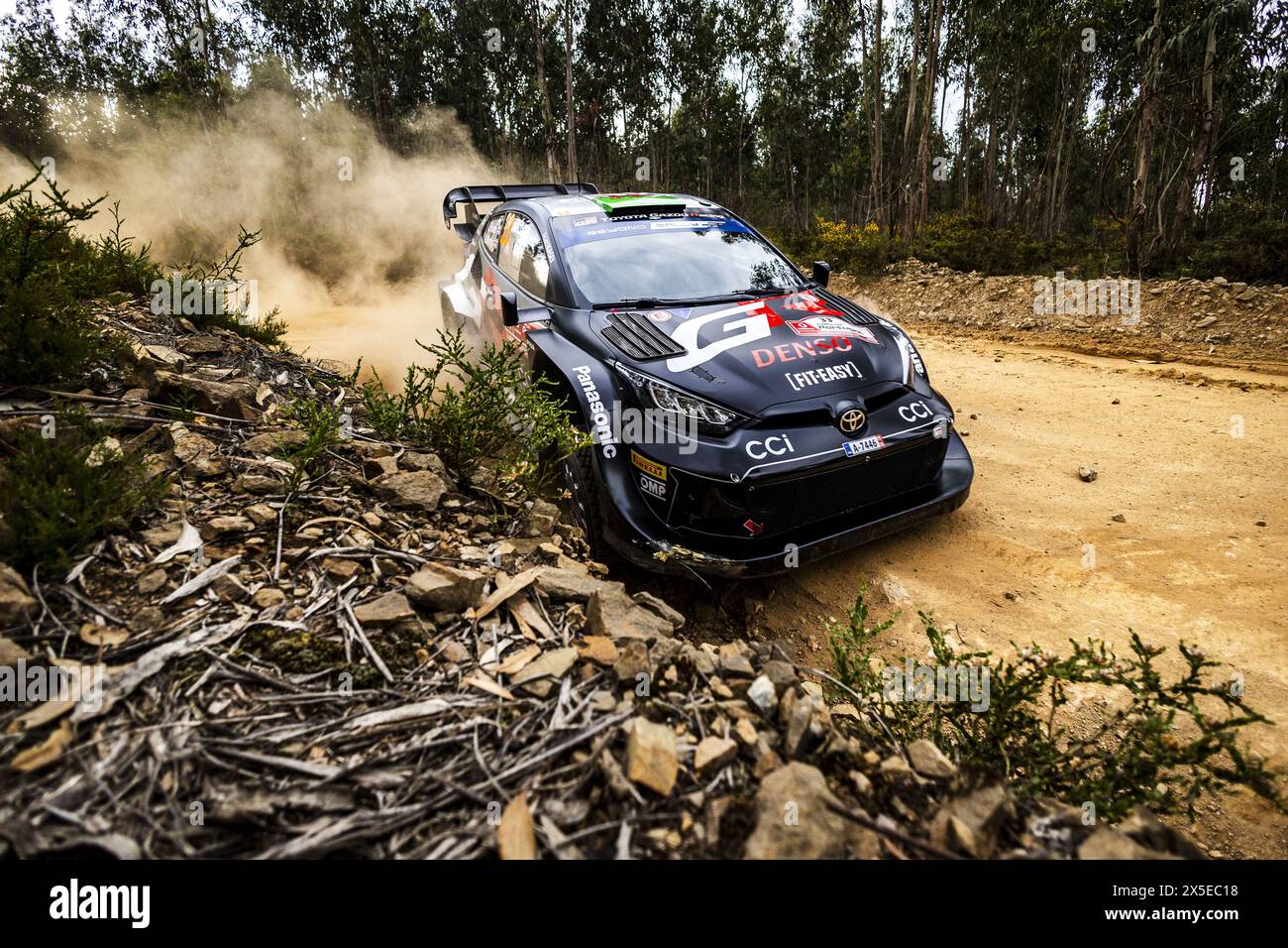 33 EVANS Elfyn, MARTIN Scott, Toyota GR Yaris Rally1, action during the Rally de Portugal 2024 ...