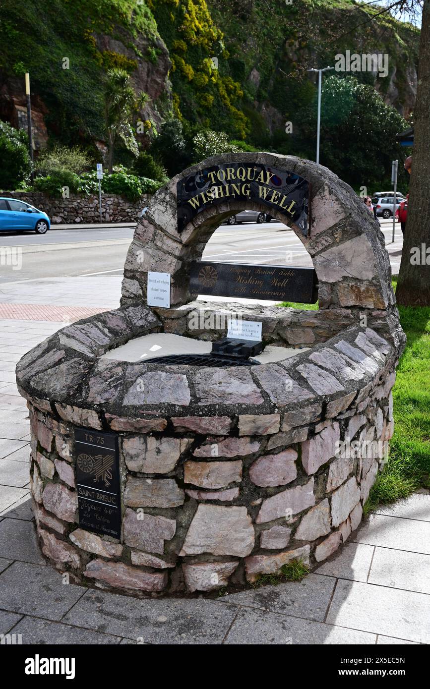 Wishing well on the seafront at Torquay, South Devon Stock Photo - Alamy