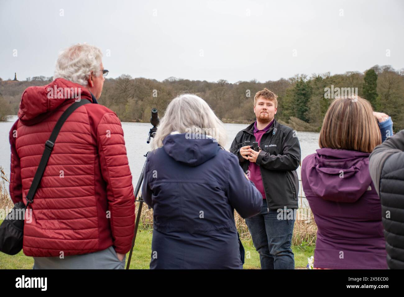 Bird watching group out looking Stock Photo - Alamy