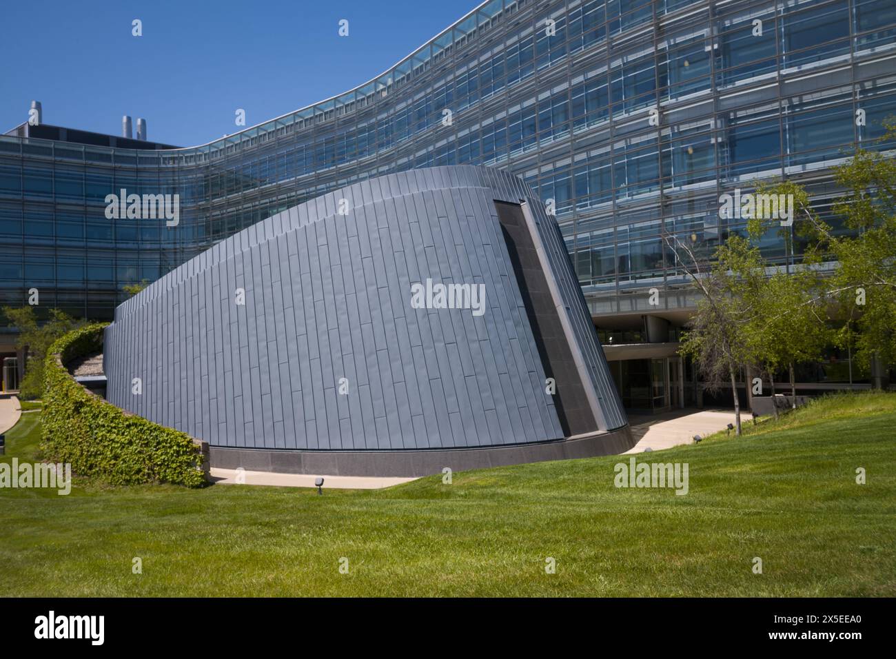 The Kahn Auditorium and the Biomedical Science Research Building at the ...