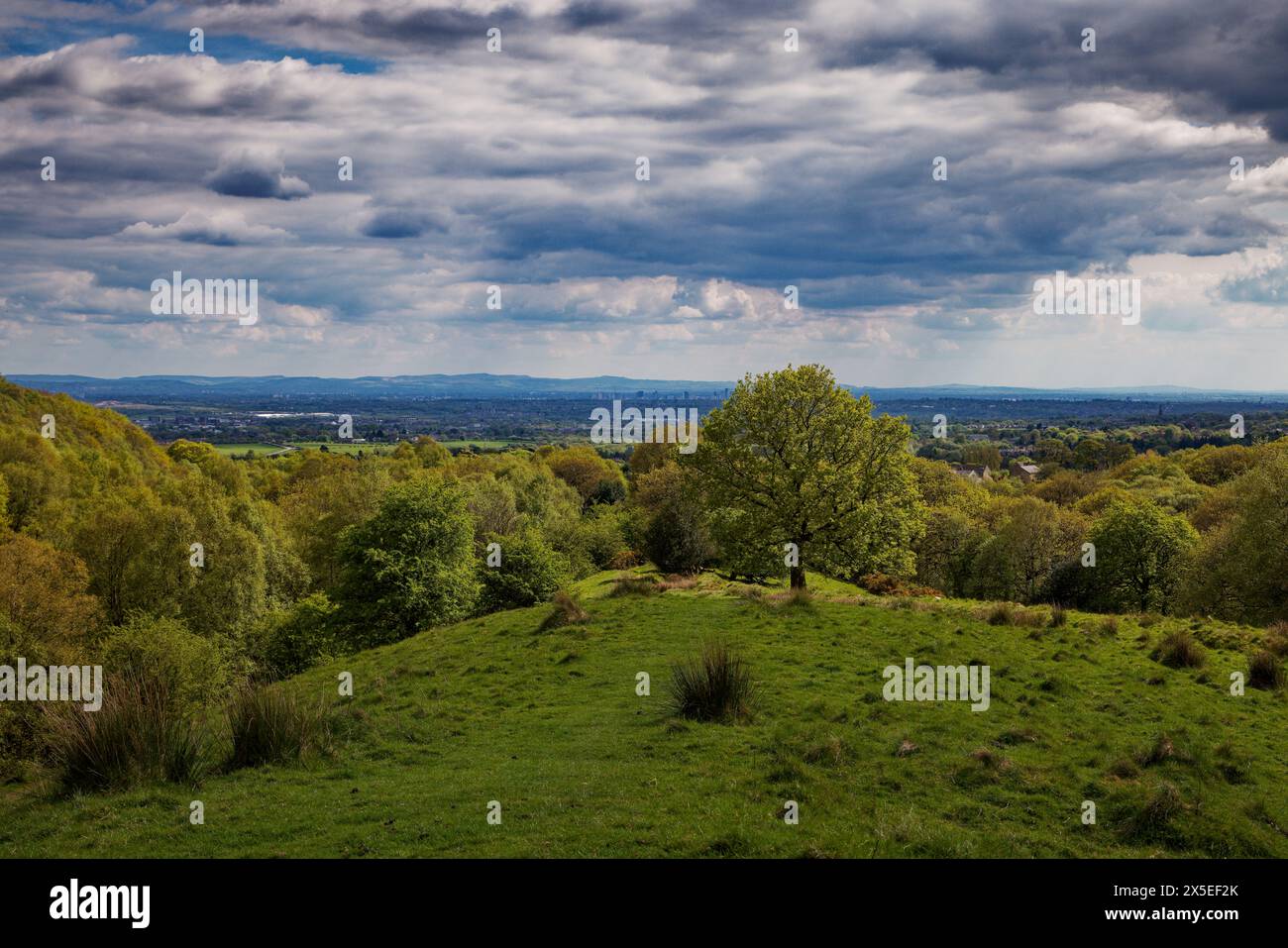 Manchester view from pennines hi-res stock photography and images - Alamy