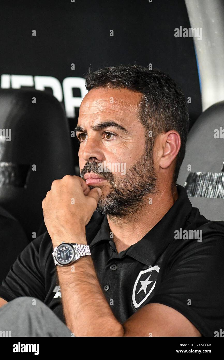 Rio, Brazil - may 08, 2024, Artur Jorge coach during match Botafogo ...