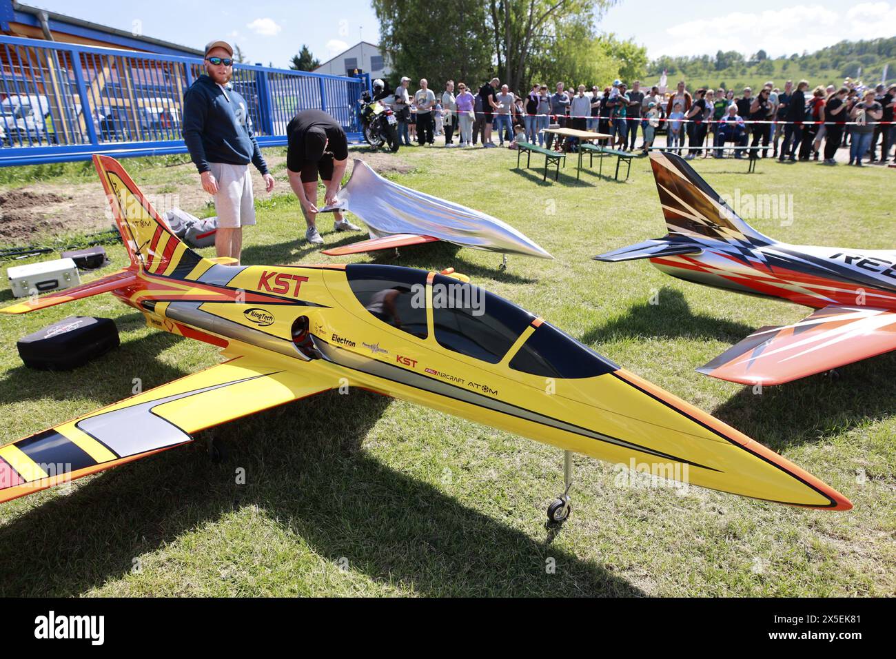Ballenstedt, Germany. 09th May, 2024. Model airplane pilots bring their ...