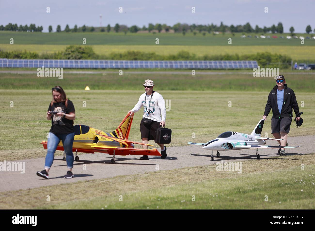 Ballenstedt, Germany. 09th May, 2024. Model airplane pilots bring their ...