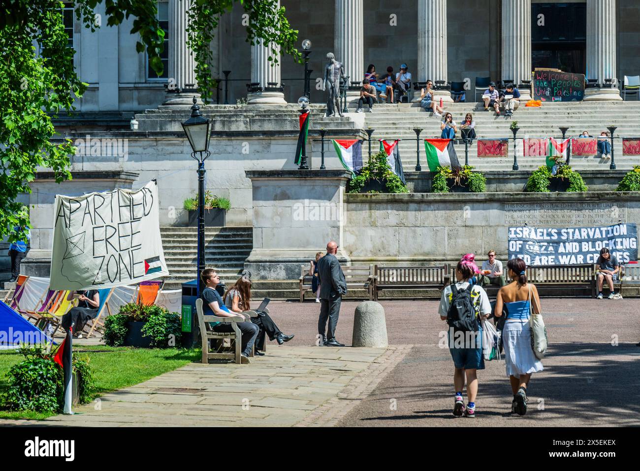 London, UK. 9th May, 2024. Student lif largely goes on in the sunny ...