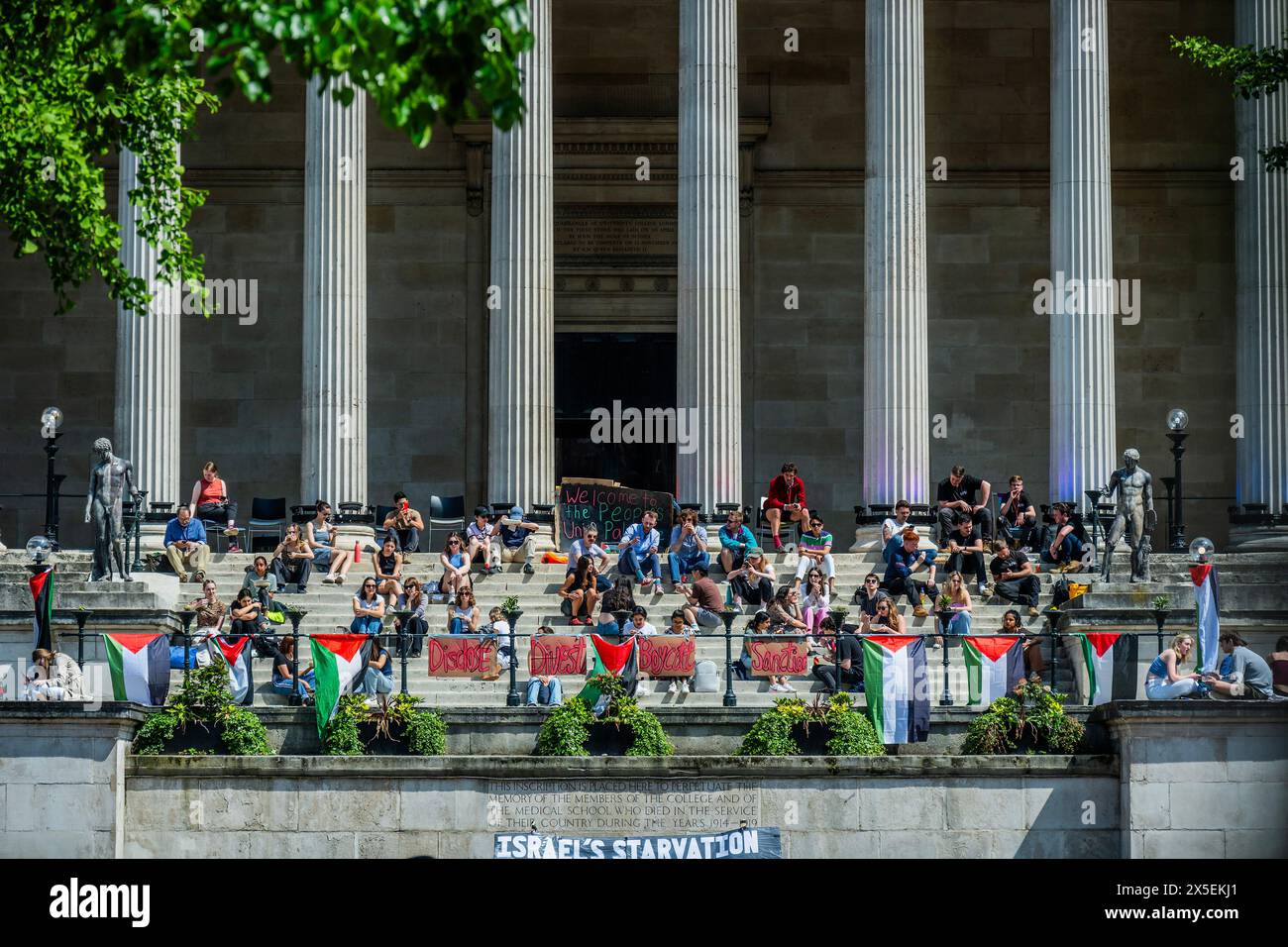 London, UK. 9th May, 2024. Student lif largely goes on in the sunny ...