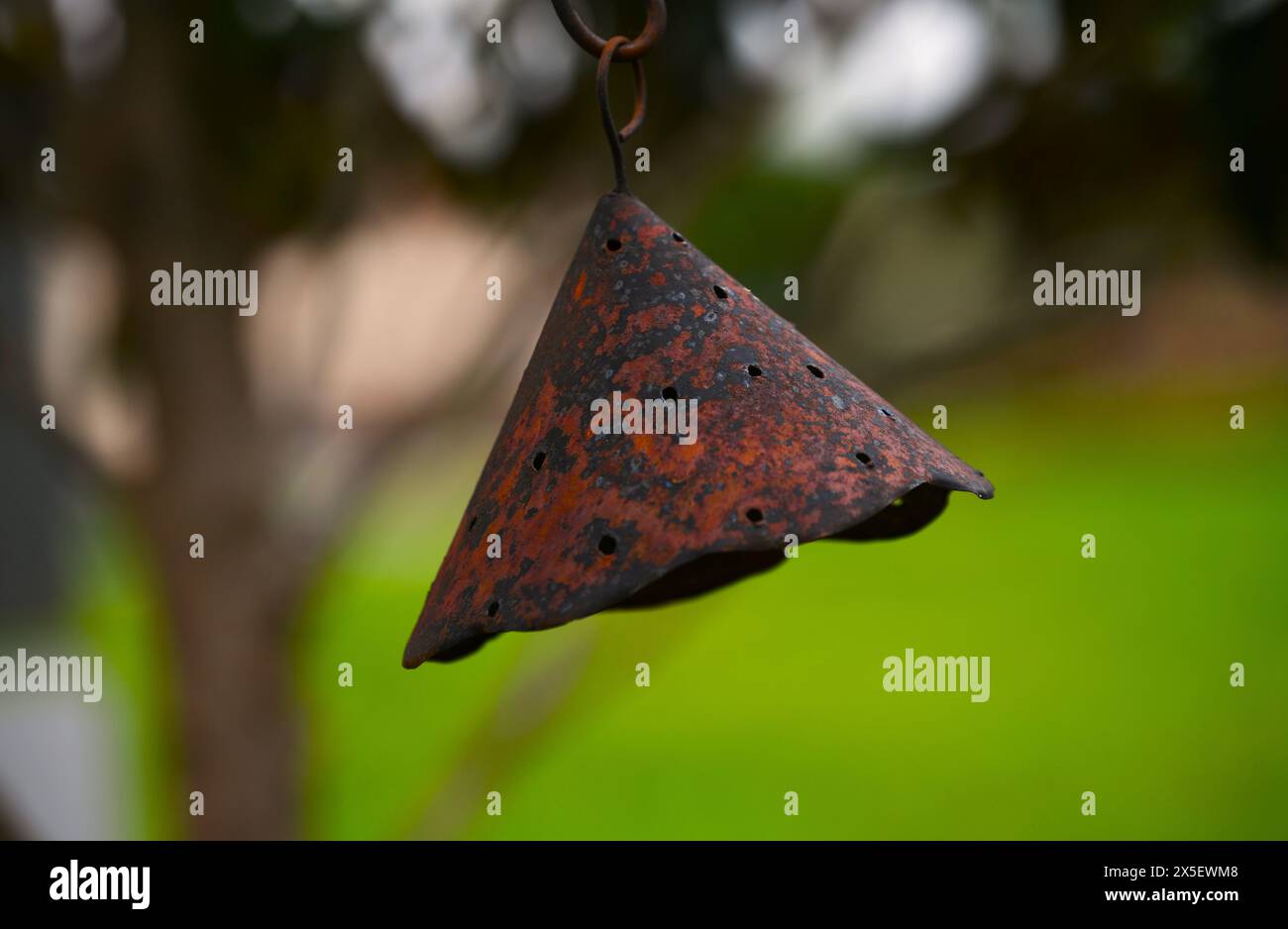 Rusted windchime in the Ridgeland Wildflower Field Stock Photo - Alamy