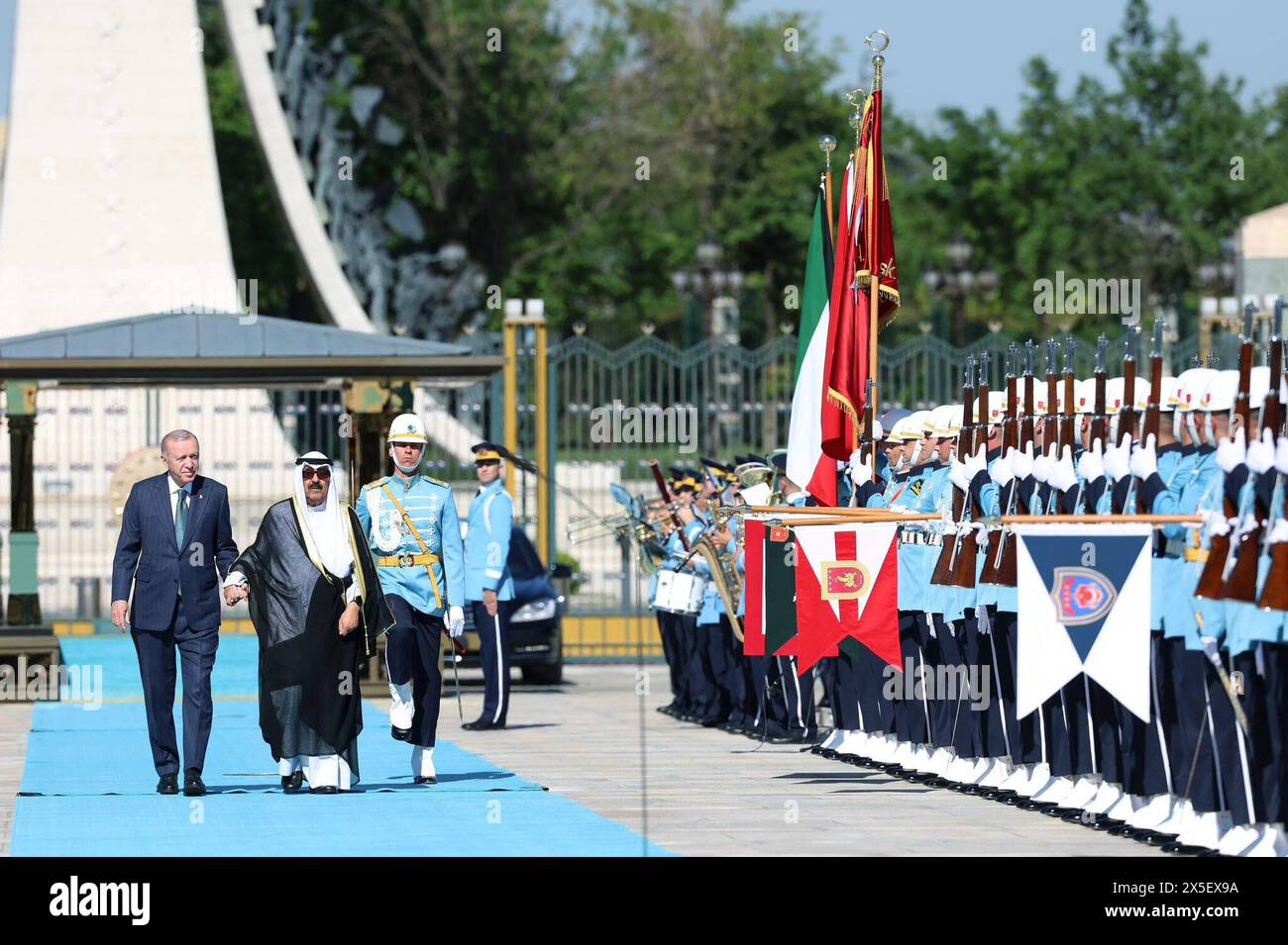 Turkish President Recep Tayyip Erdogan receives the Emir of Kuwait ...