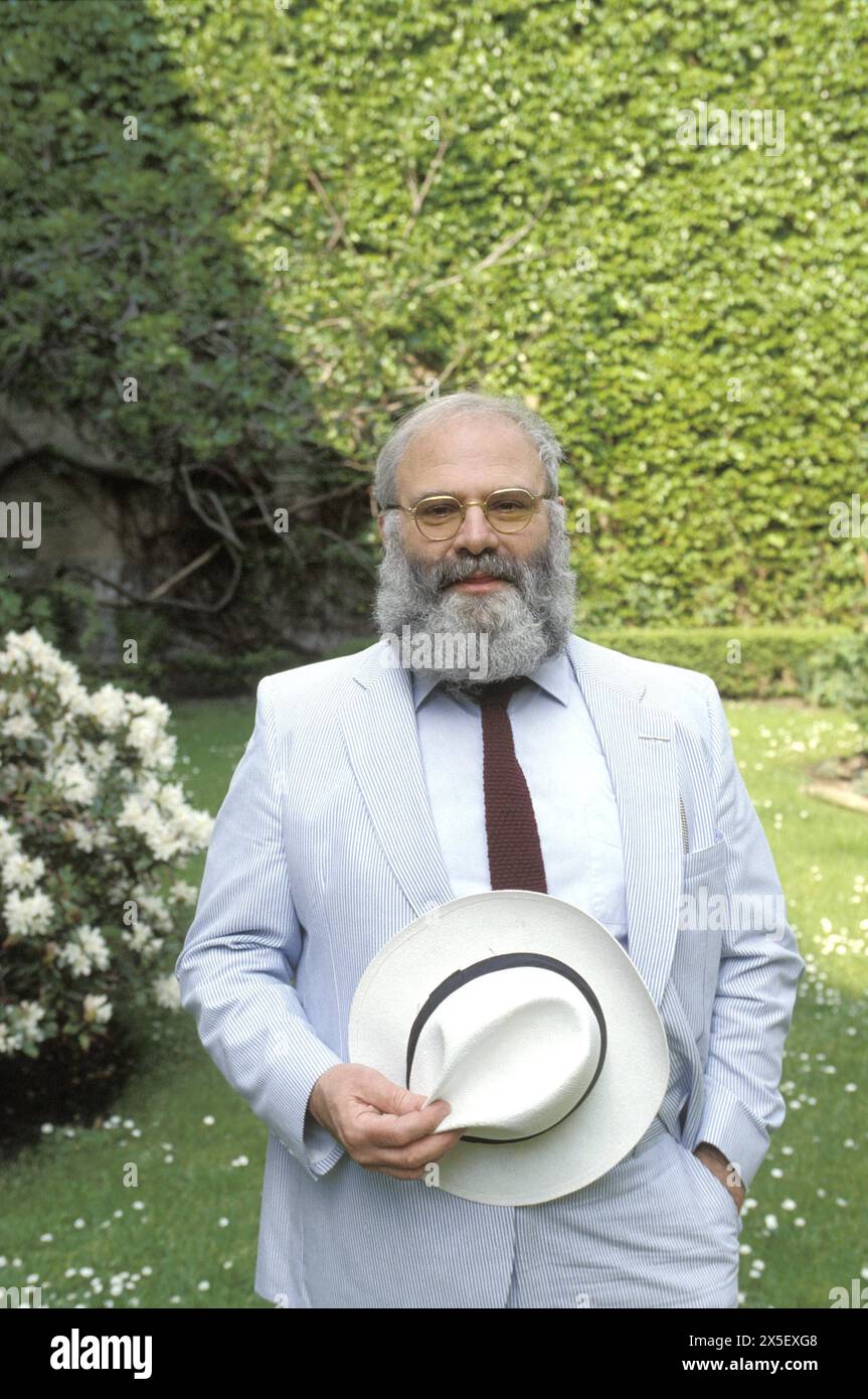 Oliver sacks portrait hi-res stock photography and images - Alamy