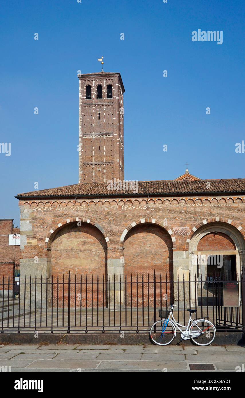 Exterior basilica sant ambrogio hi-res stock photography and images - Alamy