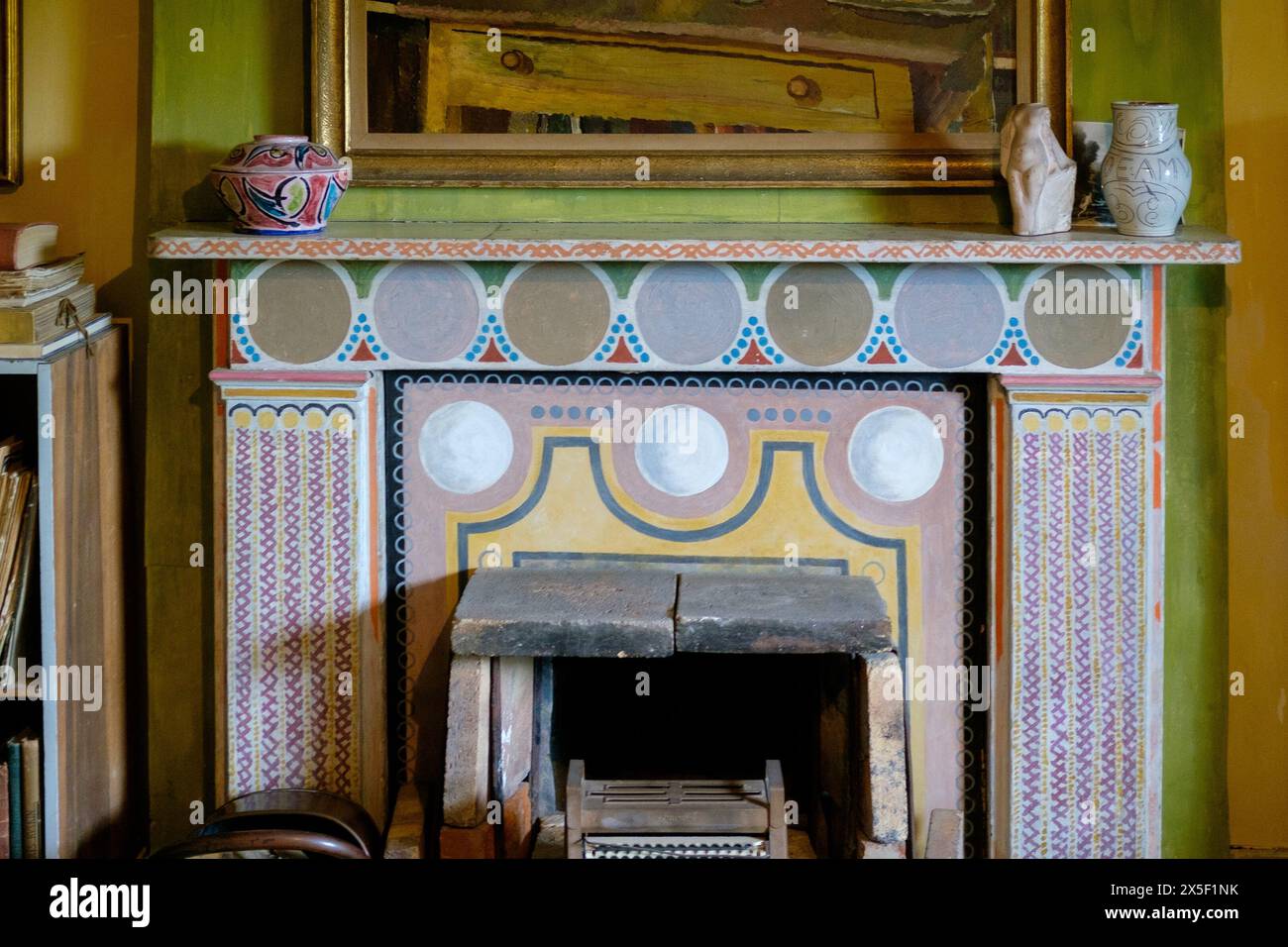Charleston farmhouse sussex hi-res stock photography and images - Alamy