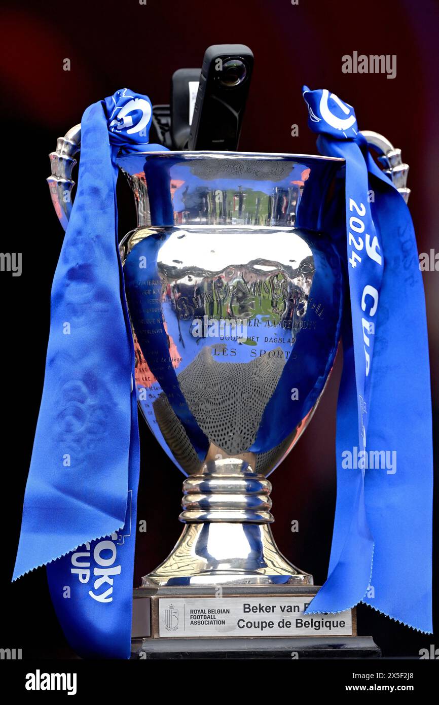 Croky cup trophy hi-res stock photography and images - Alamy