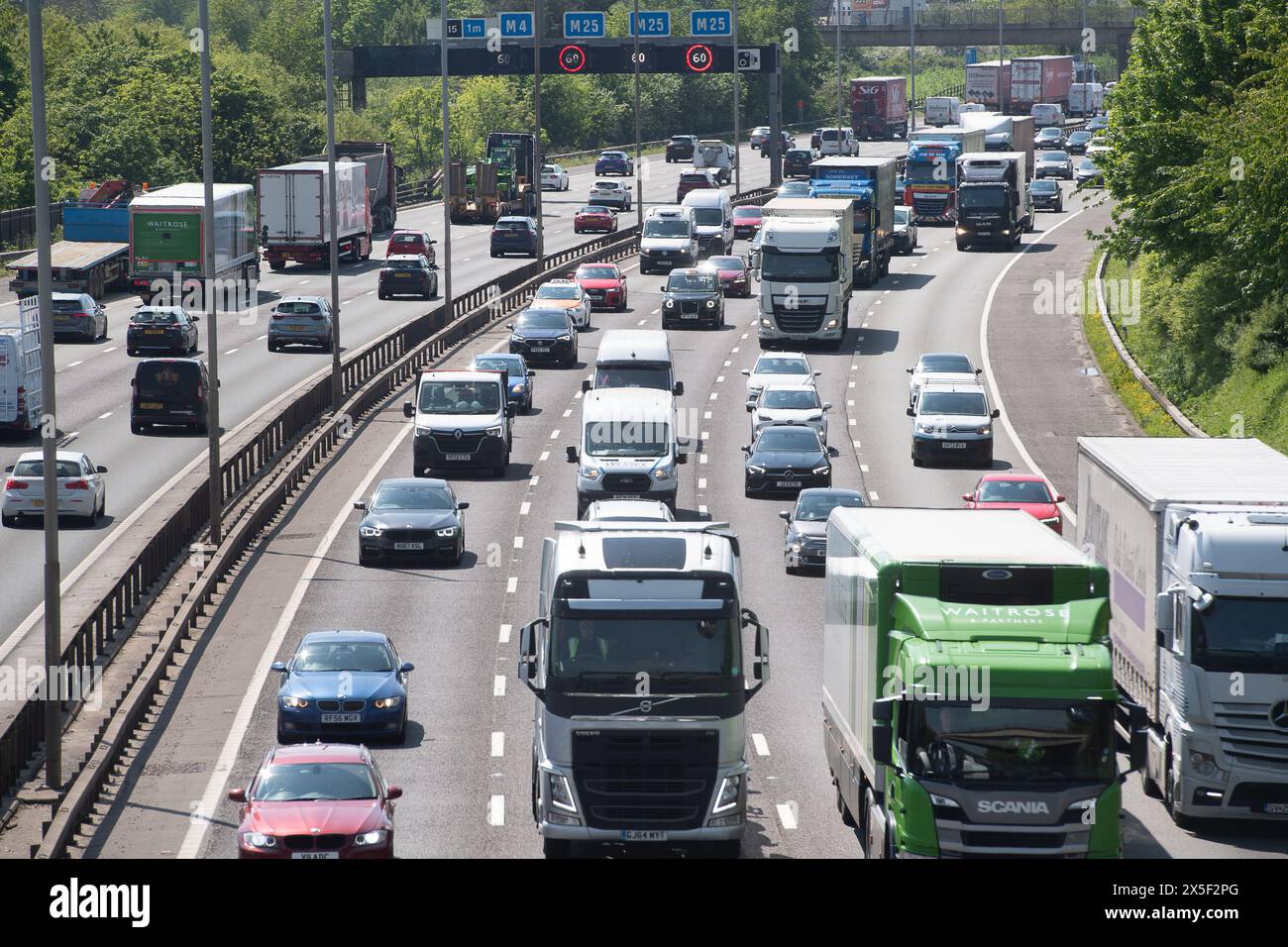 Iver, UK. 7th May, 2024. It was a busy day on the M25 Motorway in Iver ...