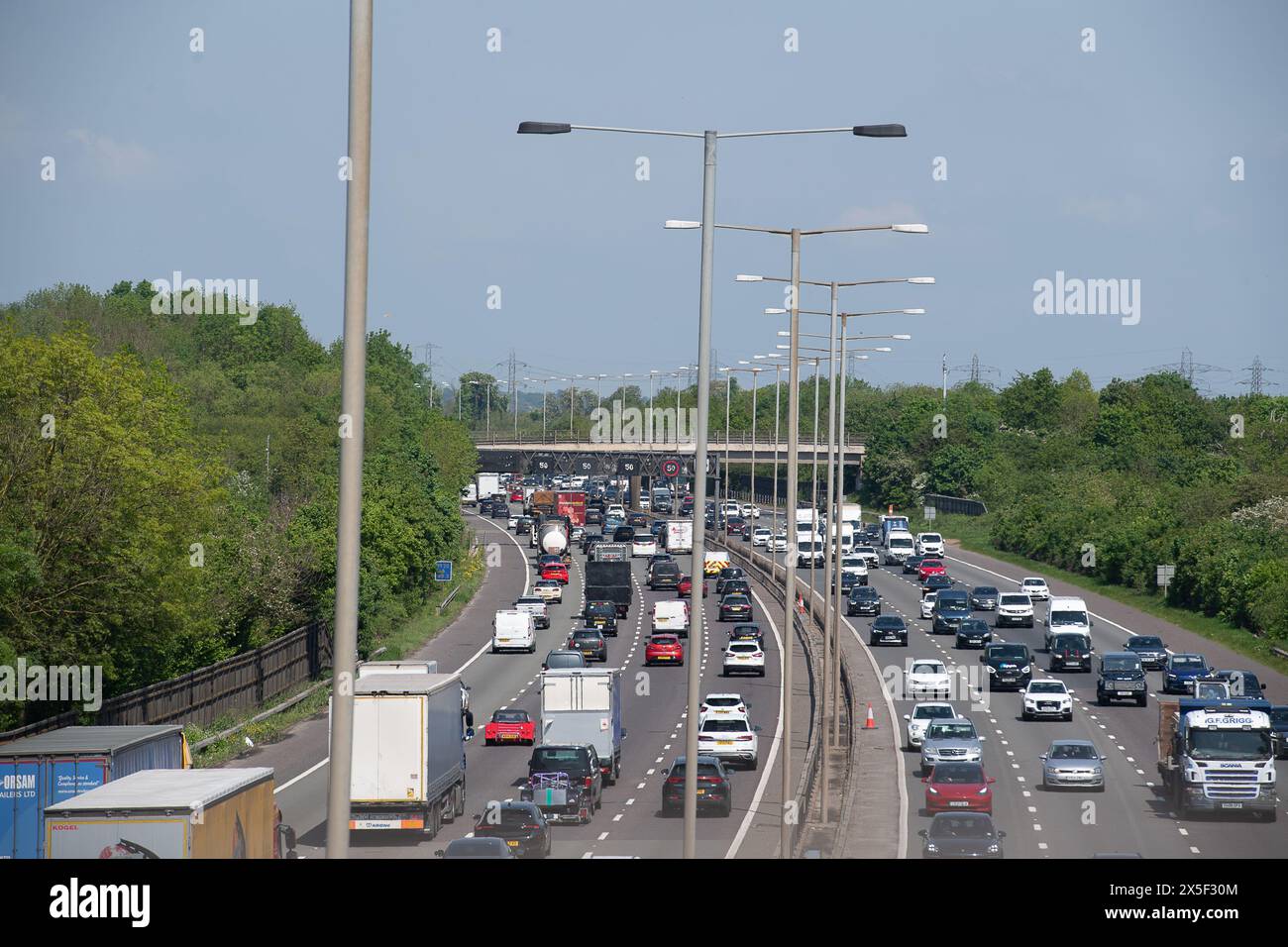 Iver, UK. 7th May, 2024. It was a busy day on the M25 Motorway in Iver ...