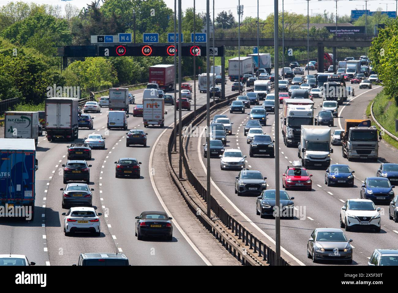 Iver, UK. 7th May, 2024. It was a busy day on the M25 Motorway in Iver ...