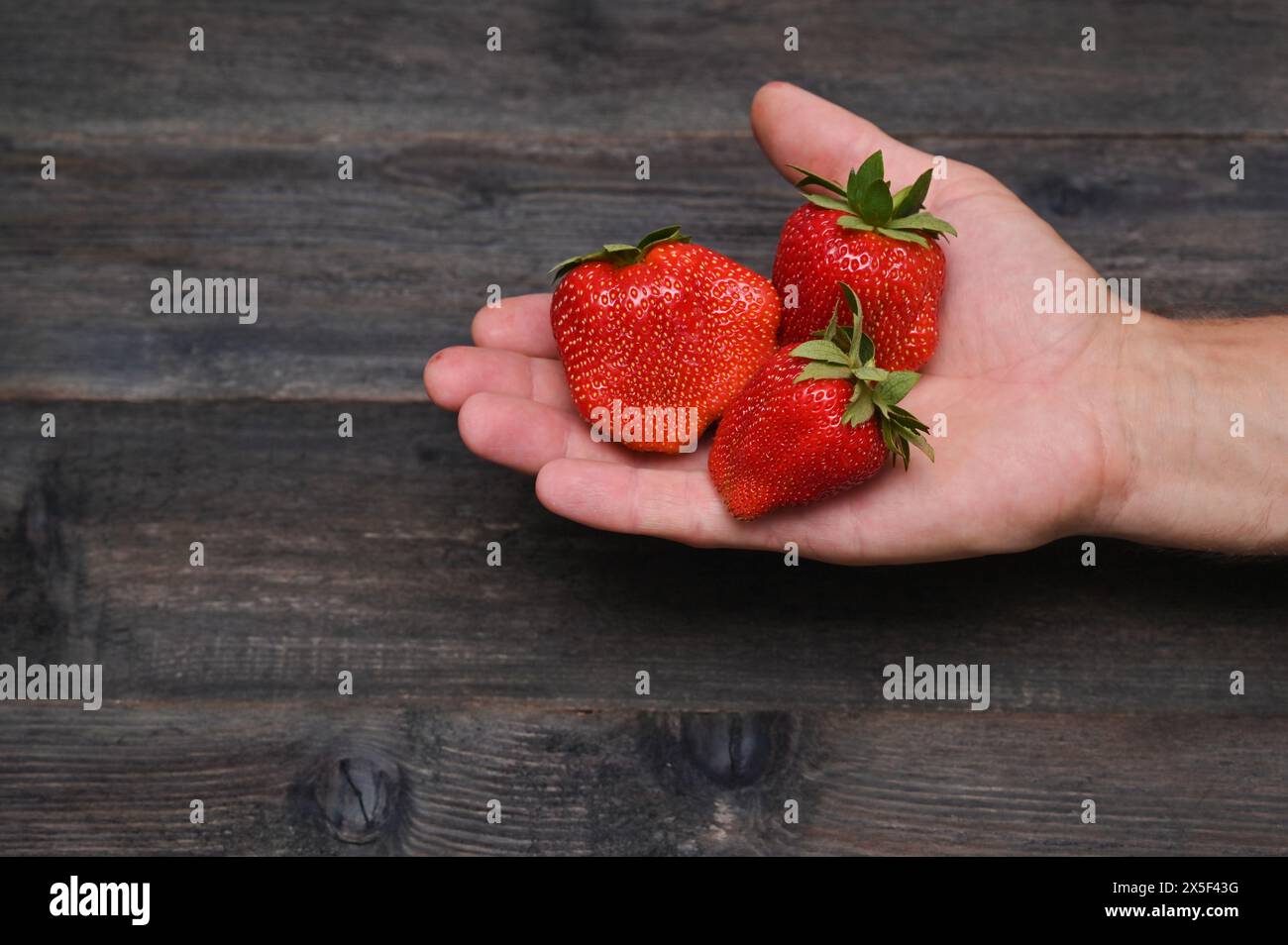 Show fresh strawberry in hi-res stock photography and images - Alamy