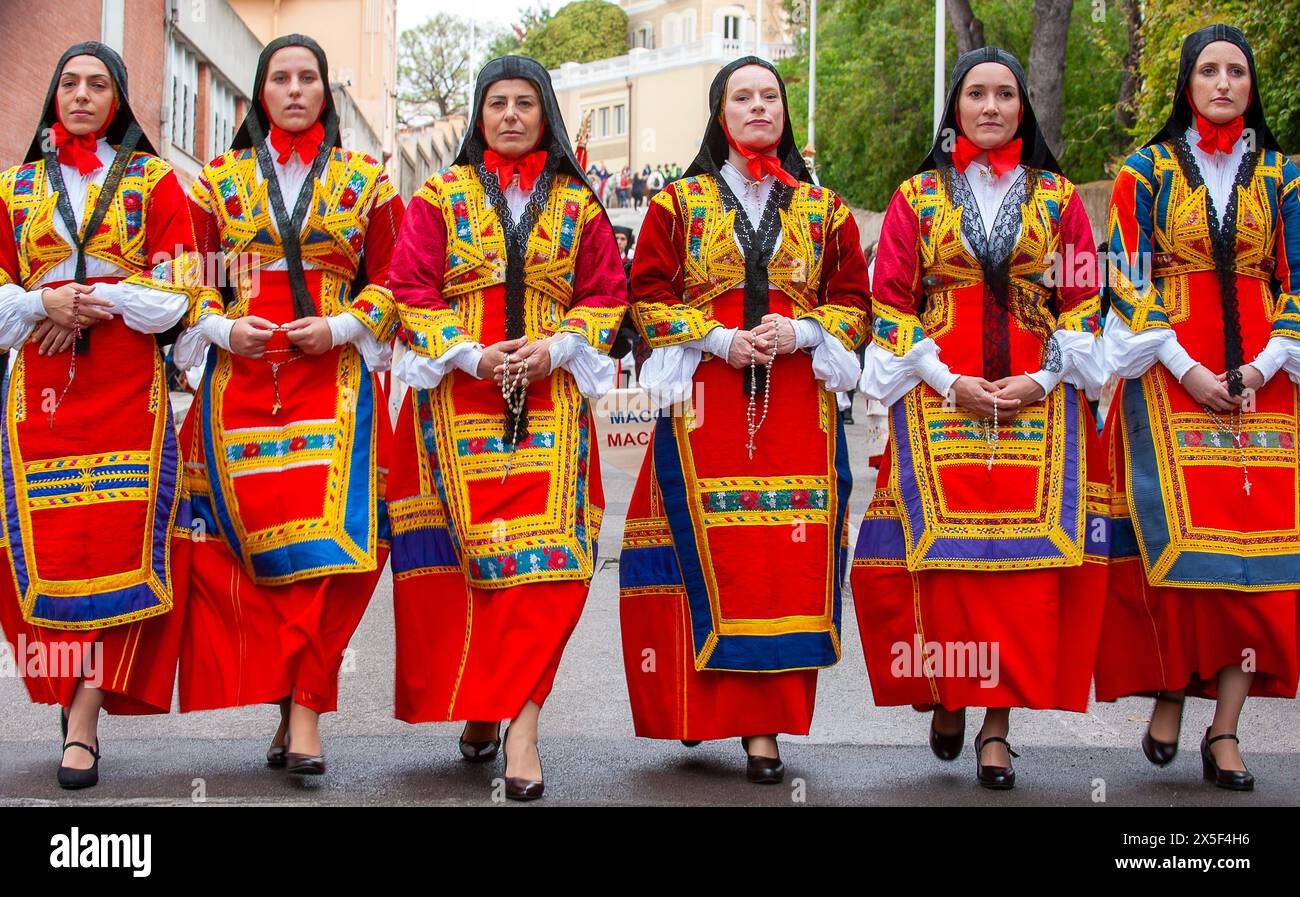 Italian Folk Parade in Sardinia Stock Photo - Alamy