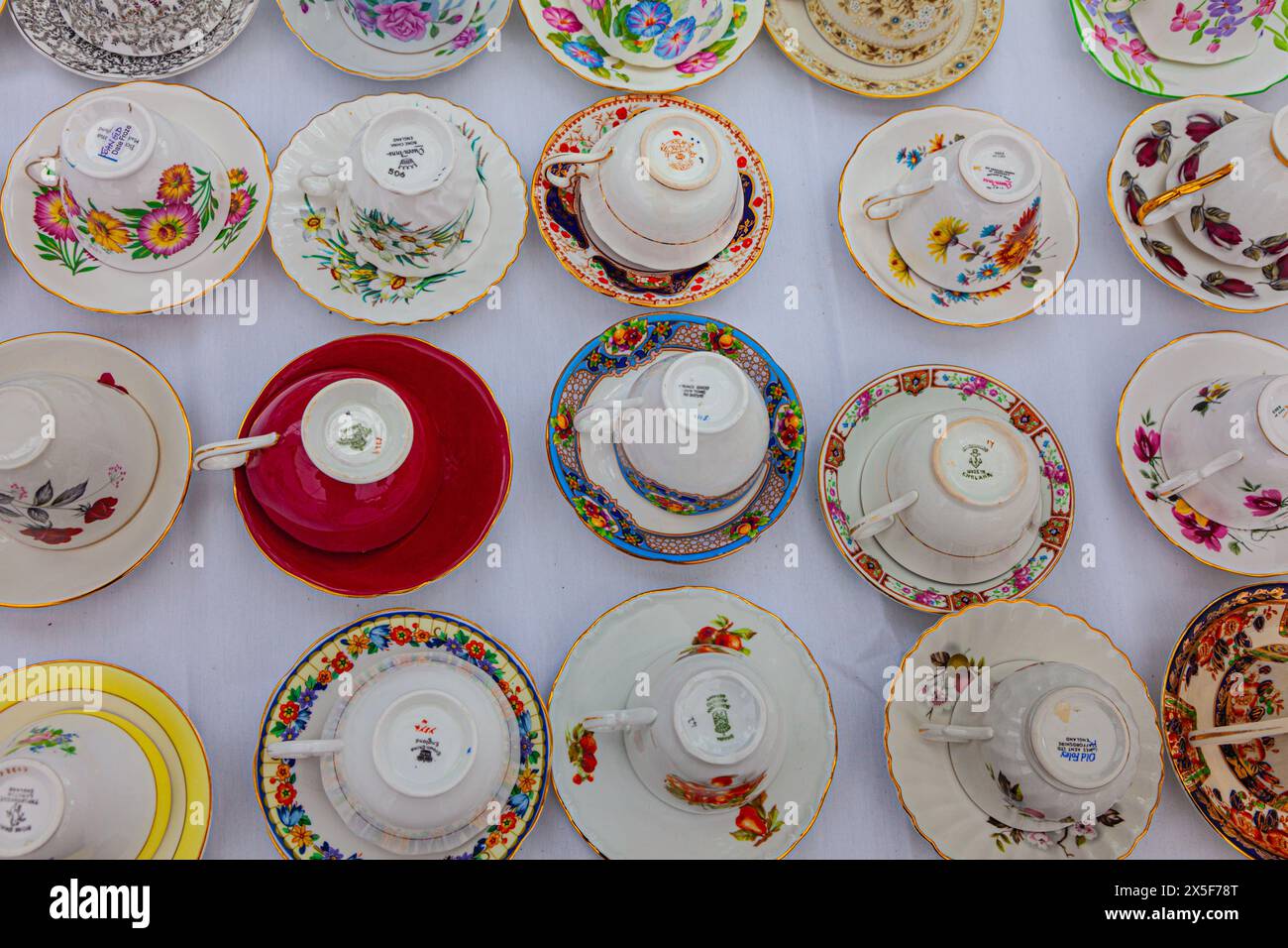 English style tea party hi-res stock photography and images - Alamy