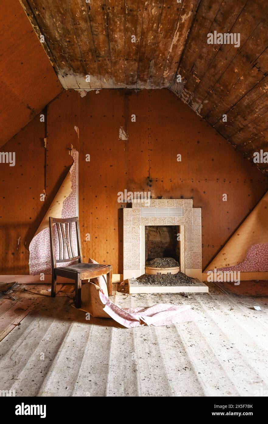 The interior of the abandoned croft house in Arivruaich (Airidh a ...
