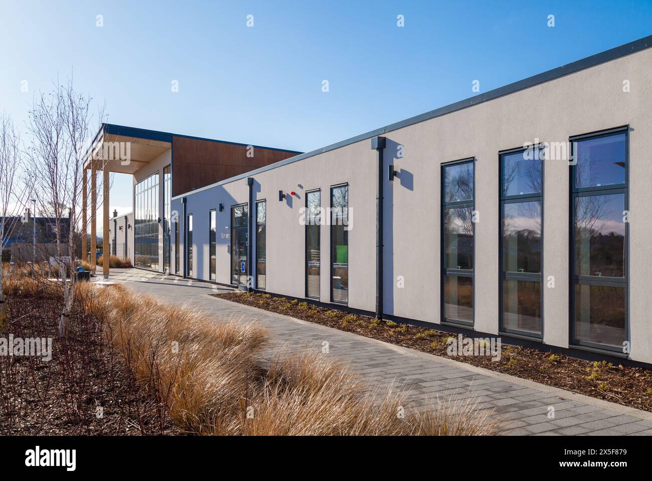 Primary school building hi-res stock photography and images - Alamy