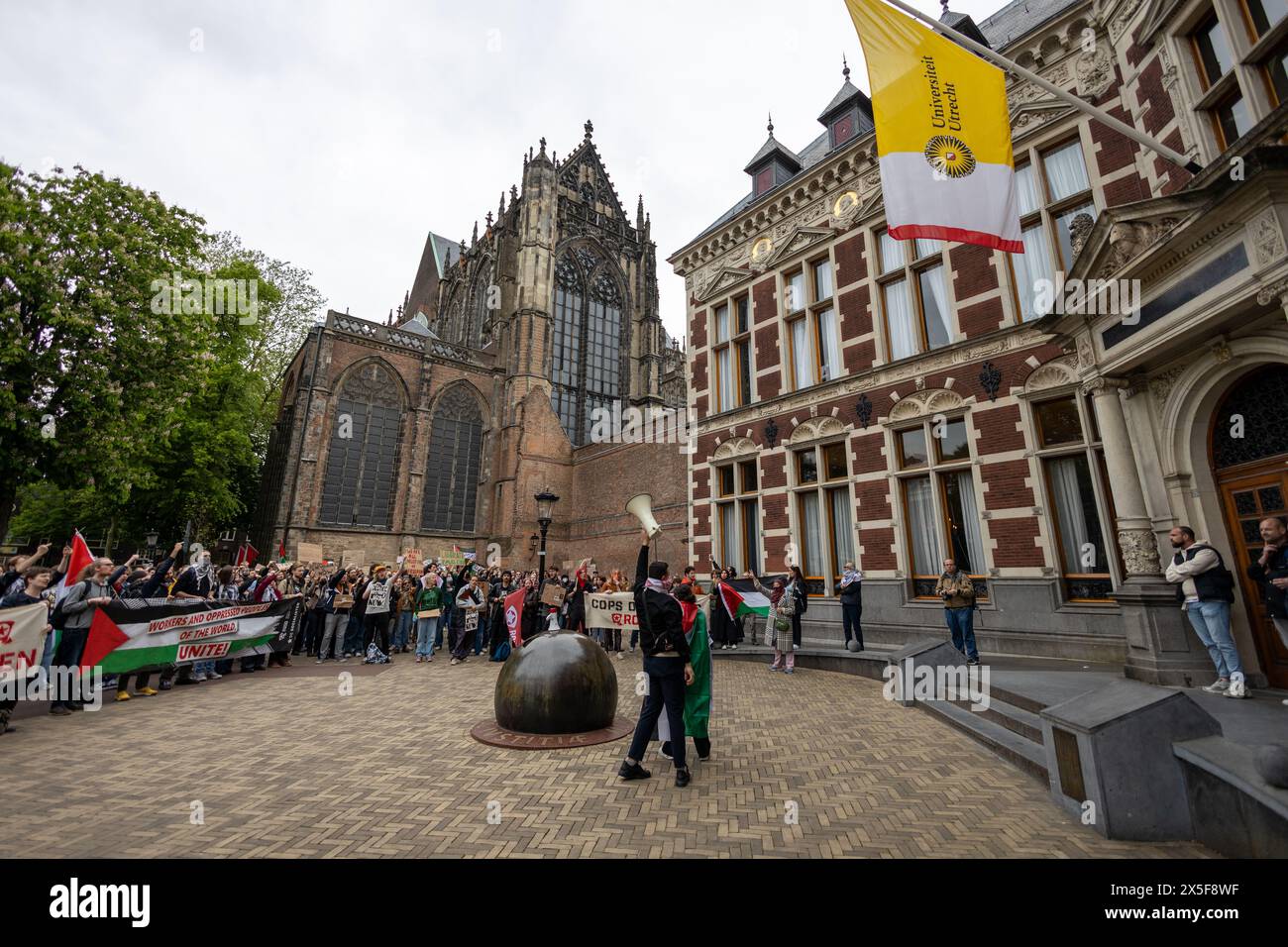 Utrecht, The Netherlands, 8th May 2024, Students protesting at Domplein ...
