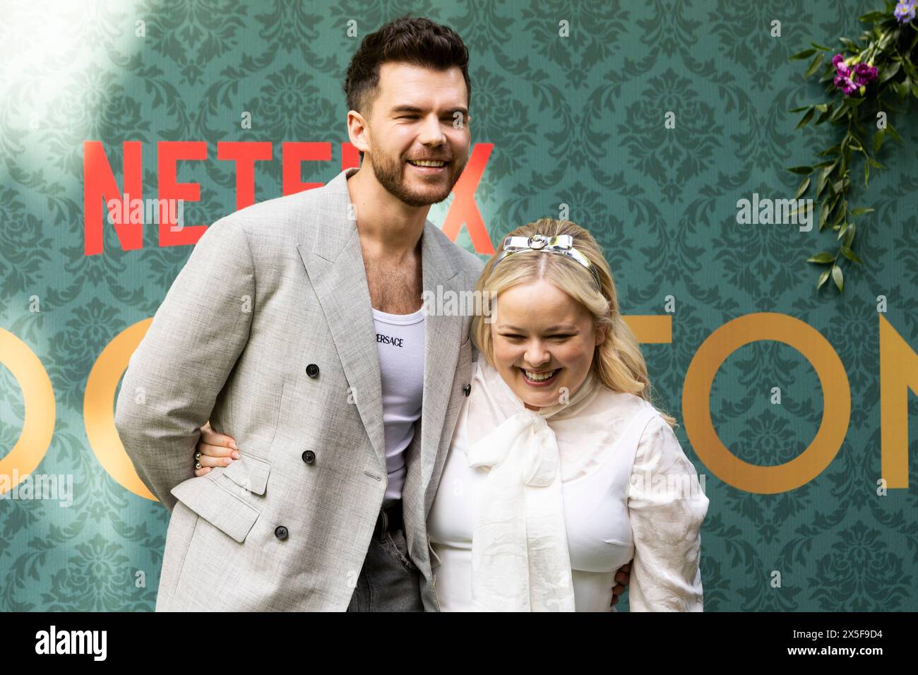 Nicola coughlan luke newton bridgerton hi-res stock photography and ...