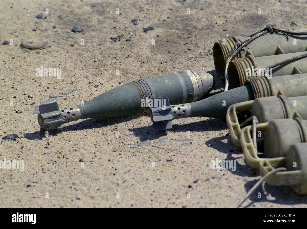Mortar bombs hi-res stock photography and images - Alamy