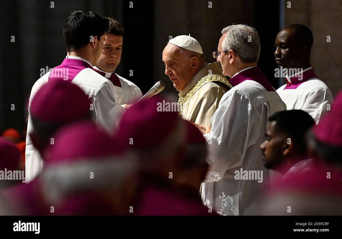 Pope Francis attends the reading of the papal bull 'Spes non confundit ...