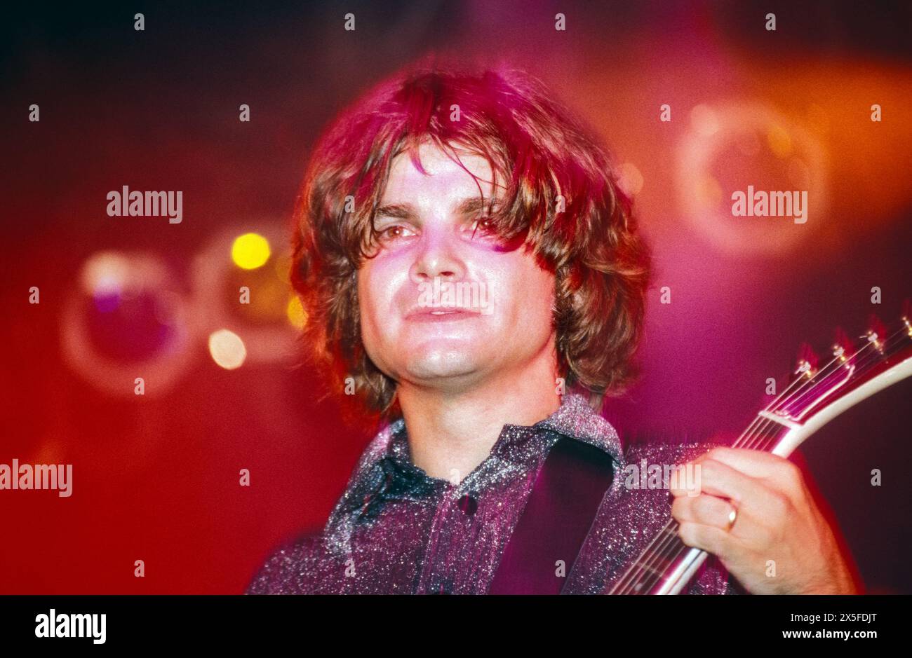 THE WANNADIES, READING FESTIVAL, 1997: Singer and Guitarist Pär Wiksten ...