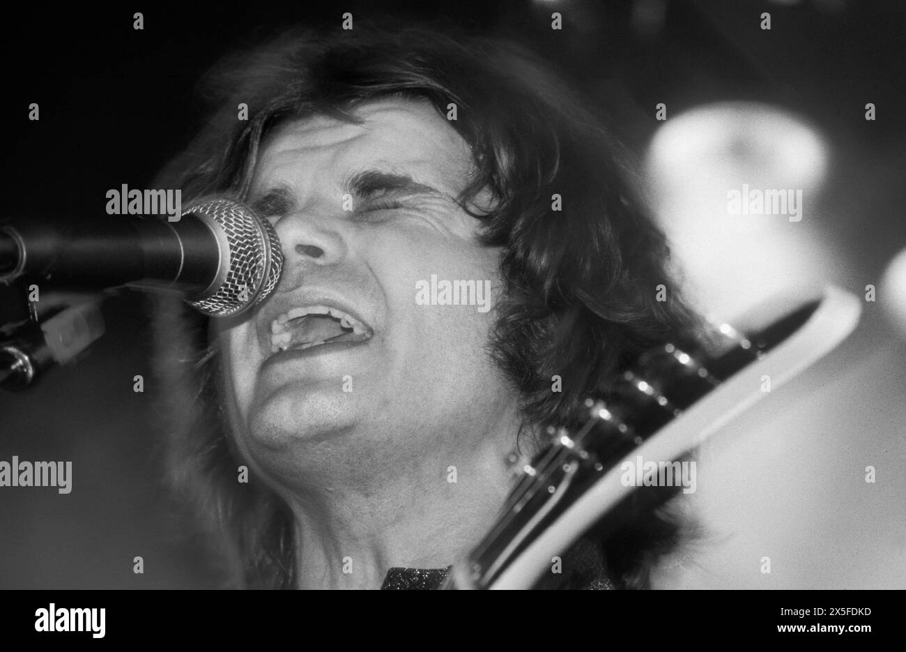 THE WANNADIES, READING FESTIVAL, 1997: Singer and Guitarist Pär Wiksten ...