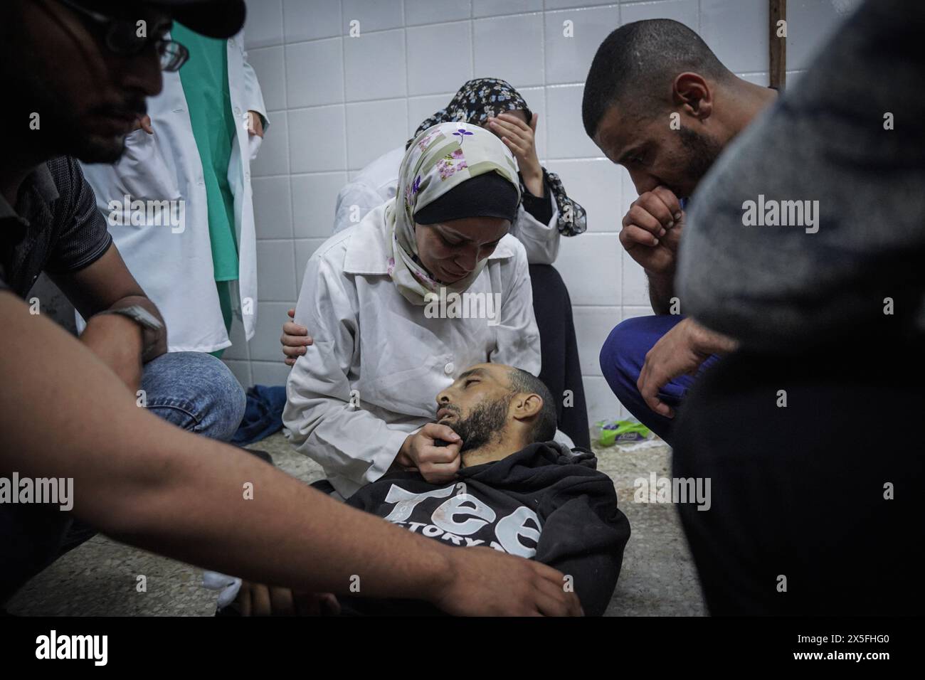 Gaza, Gaza, Palestine. 9th May, 2024. A nurse working at Al-Aqsa ...