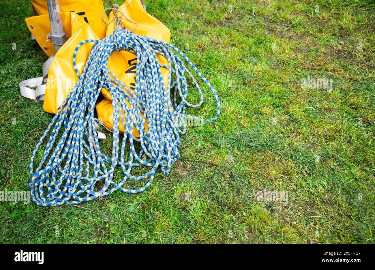 Rope coil green hi-res stock photography and images - Alamy