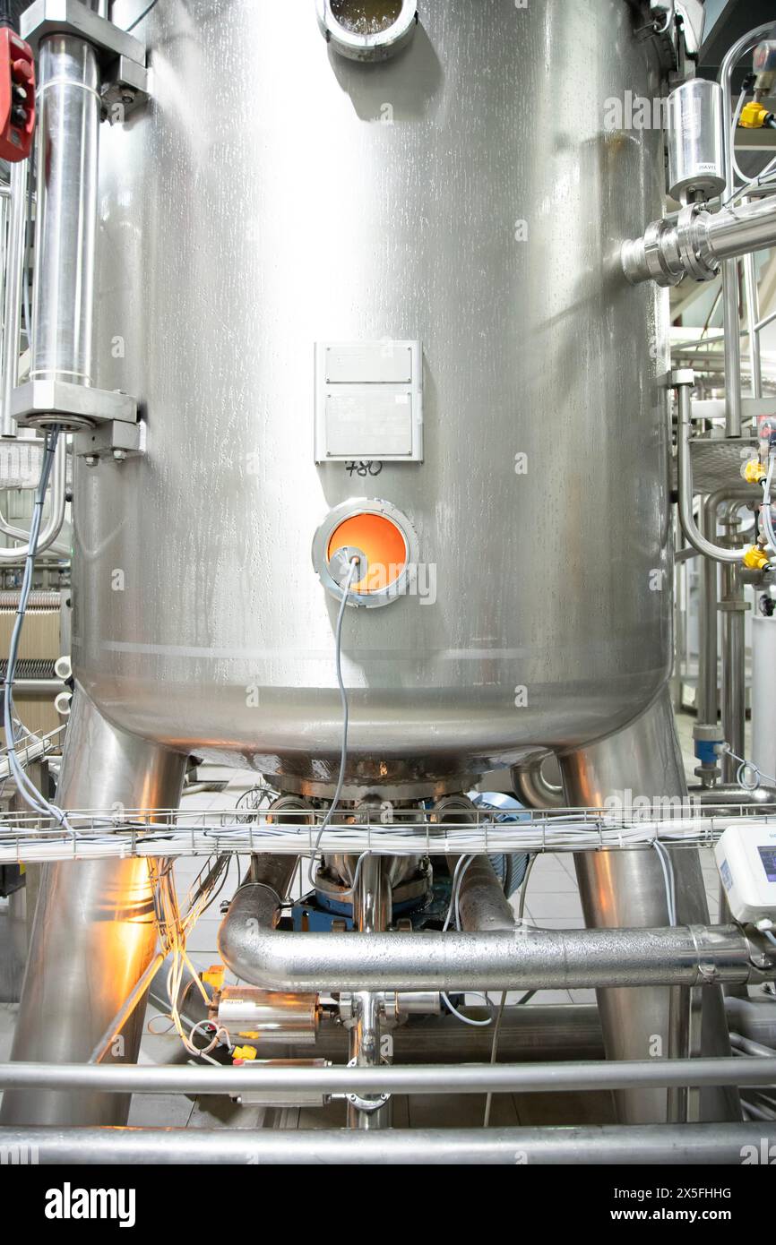 Vertical shot steel tank hi-res stock photography and images - Alamy