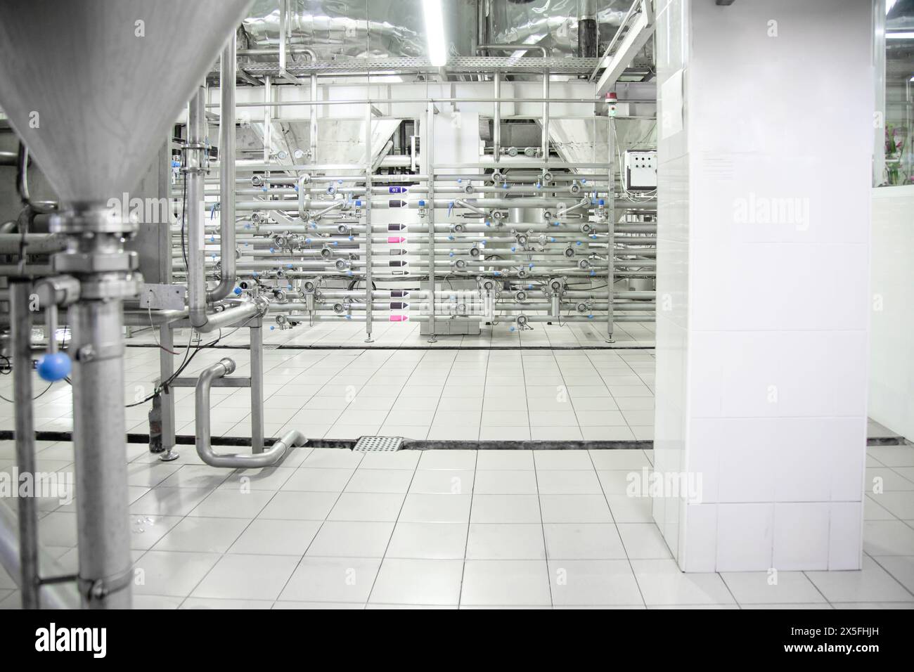 Modern brewery craft beer hi-res stock photography and images - Alamy