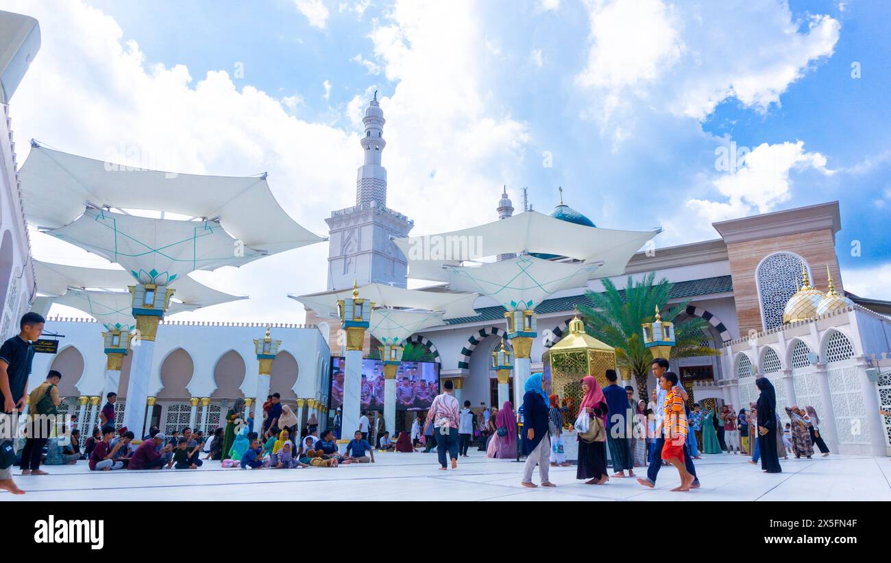 Crowded people at the beautiful Ar-Rahman mosque. This mosque has ...