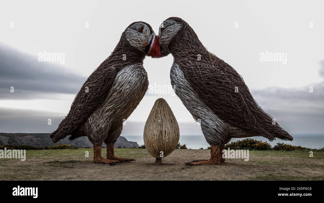 Puffin statue hi-res stock photography and images - Alamy