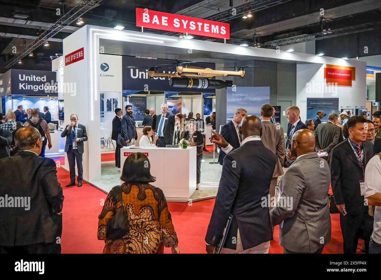 L3harris booth hi-res stock photography and images - Alamy