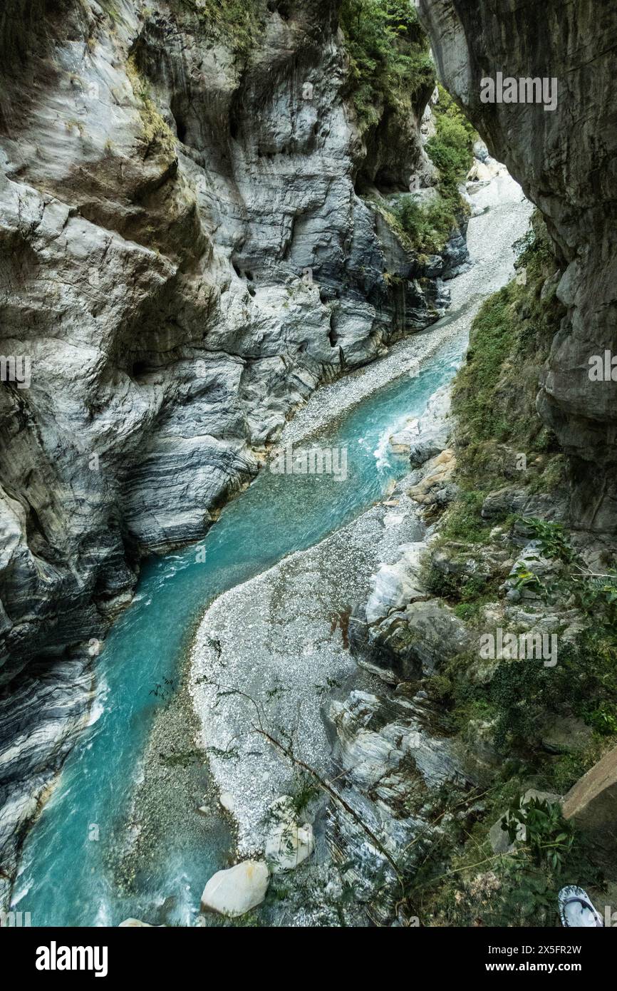 Liwu River running through Taroko Gorge, Taroko National Park, Taiwan ...