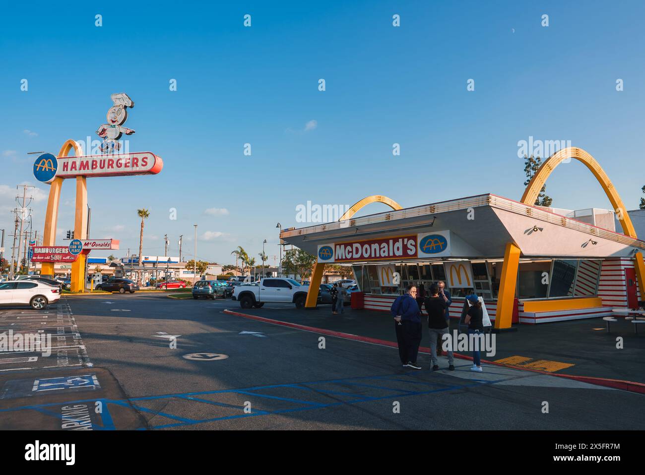 Vintage McDonald's Restaurant, Los Angeles Iconic Archways and Retro ...