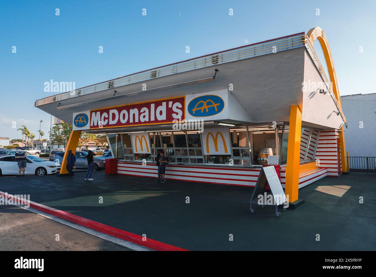 Iconic McDonald's Diner in Mid 20th Century Retro Style, Los Angeles ...