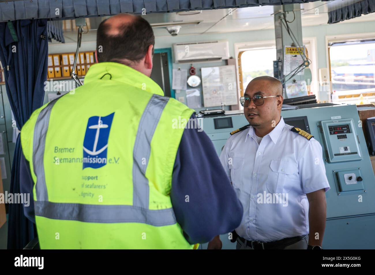 Bremen, Germany. 08th May, 2024. Deacon Magnus Deppe (l) from the ...