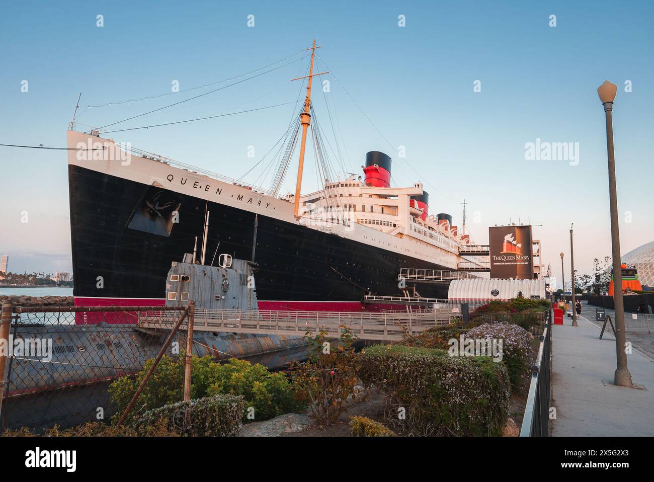 Queen mary in sunset long hi-res stock photography and images - Alamy