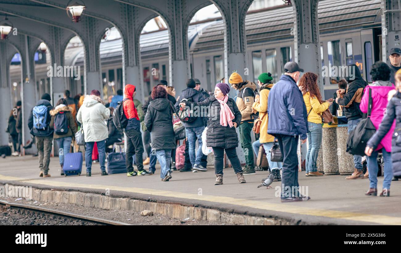 People waiting for the train at Bucharest North Railway Station (Gara ...