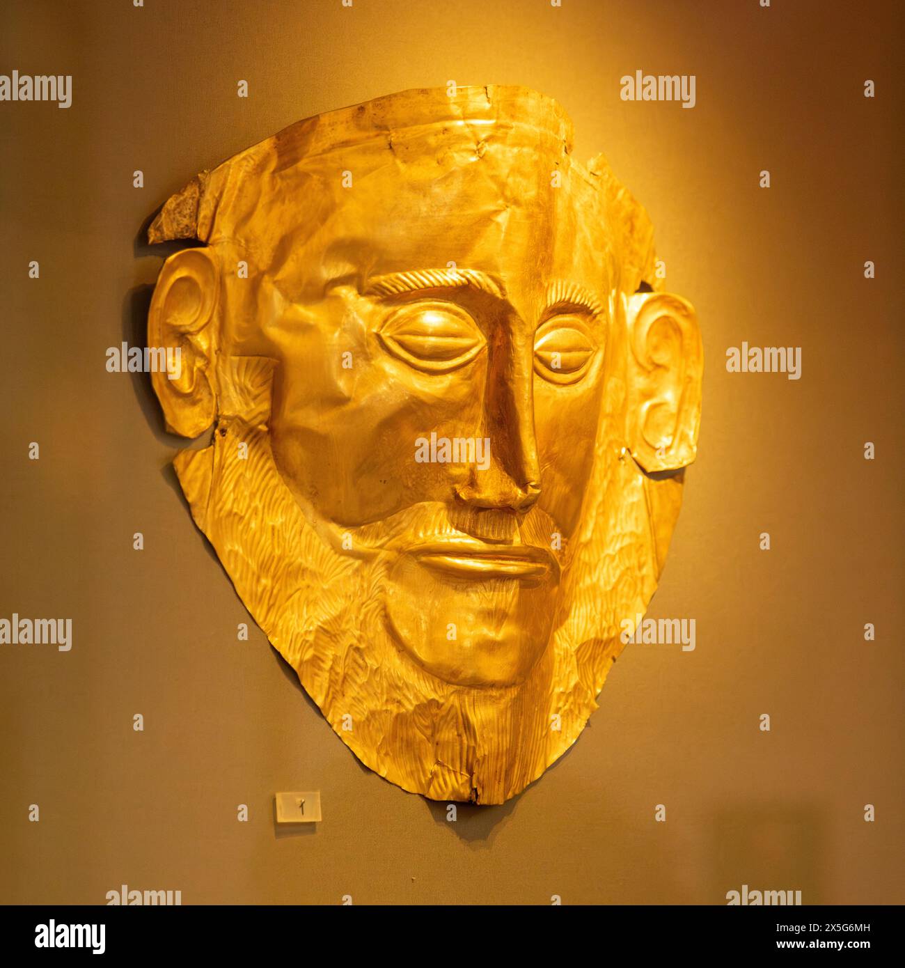 Gold death mask of Agamemnon, National Archaeological Museum, Athens ...