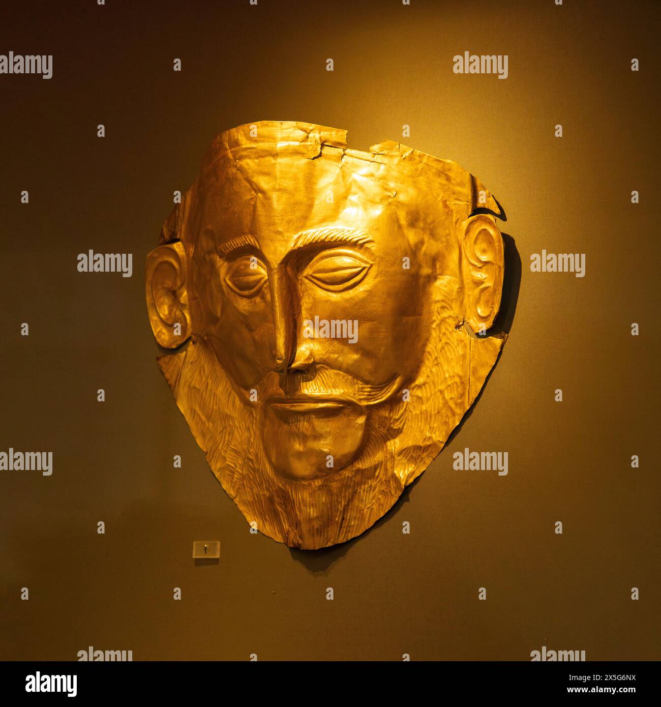 Mask of agamemnon hi-res stock photography and images - Alamy