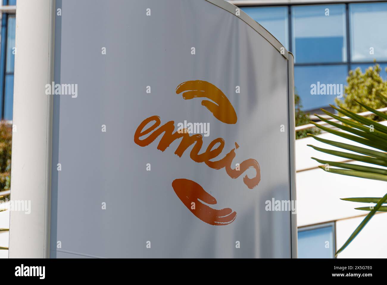 Nursing home logo hi-res stock photography and images - Alamy